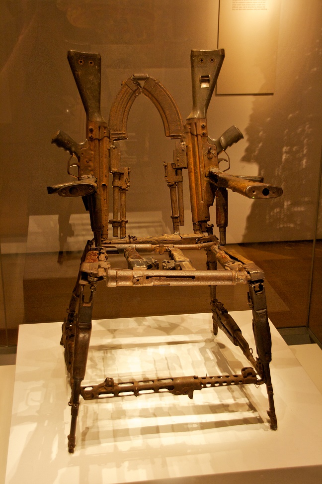 Throne_of_Weapons,_British_Museum – Gezdim, Gördüm, Yazdım